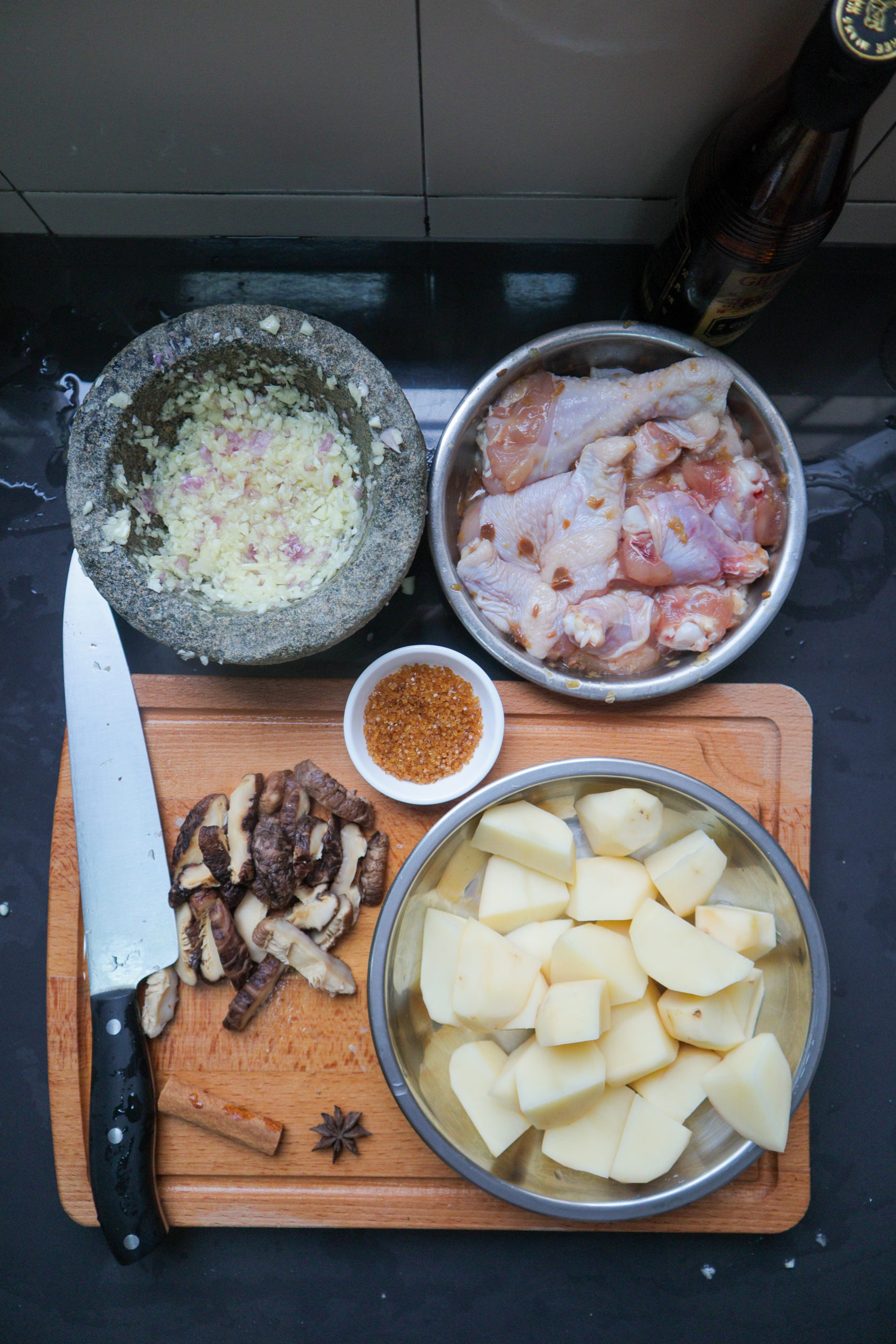 Chicken pongteh [Pressure cooker recipe] - Thokohmakan