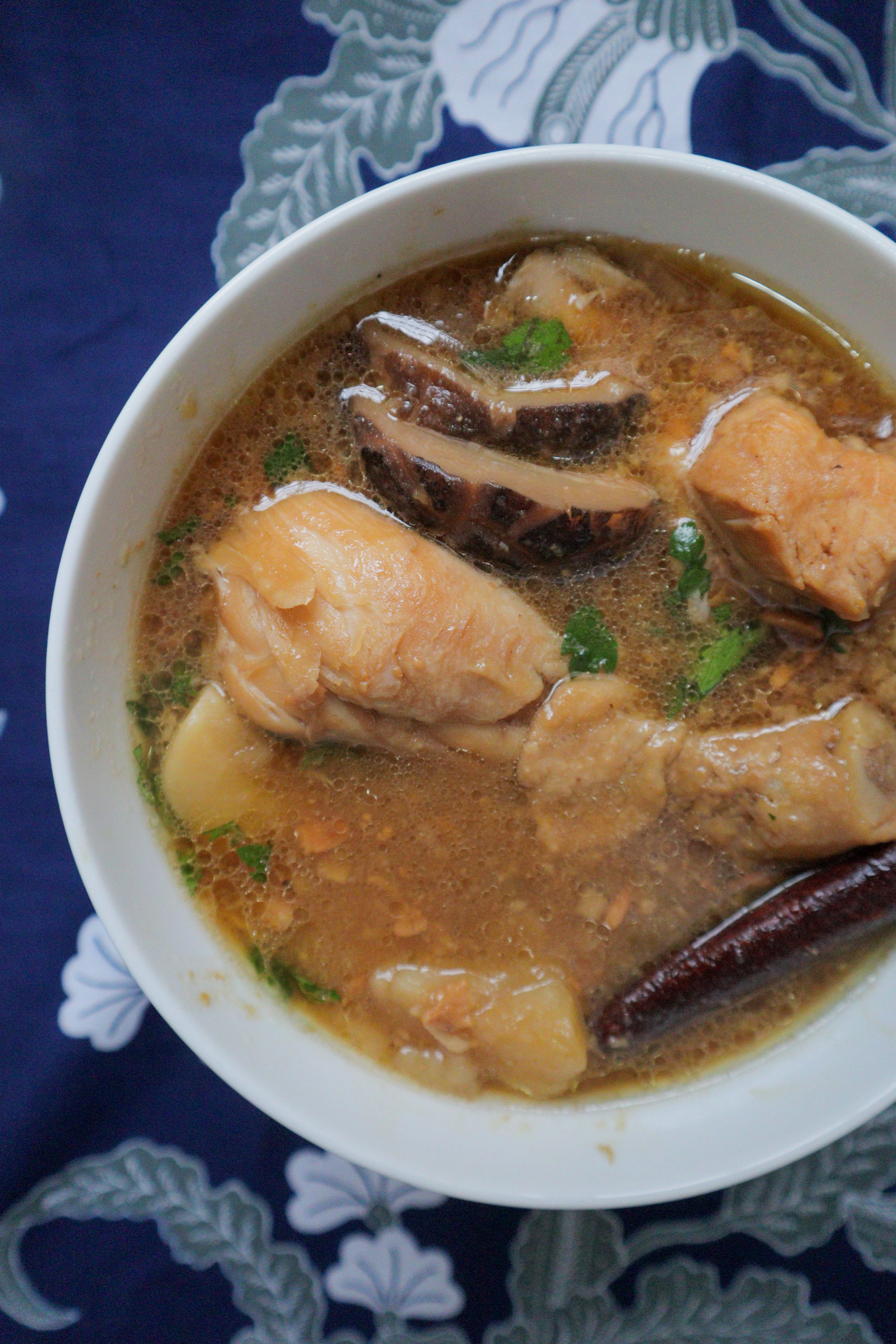 Chicken pongteh [Pressure cooker recipe] - Thokohmakan