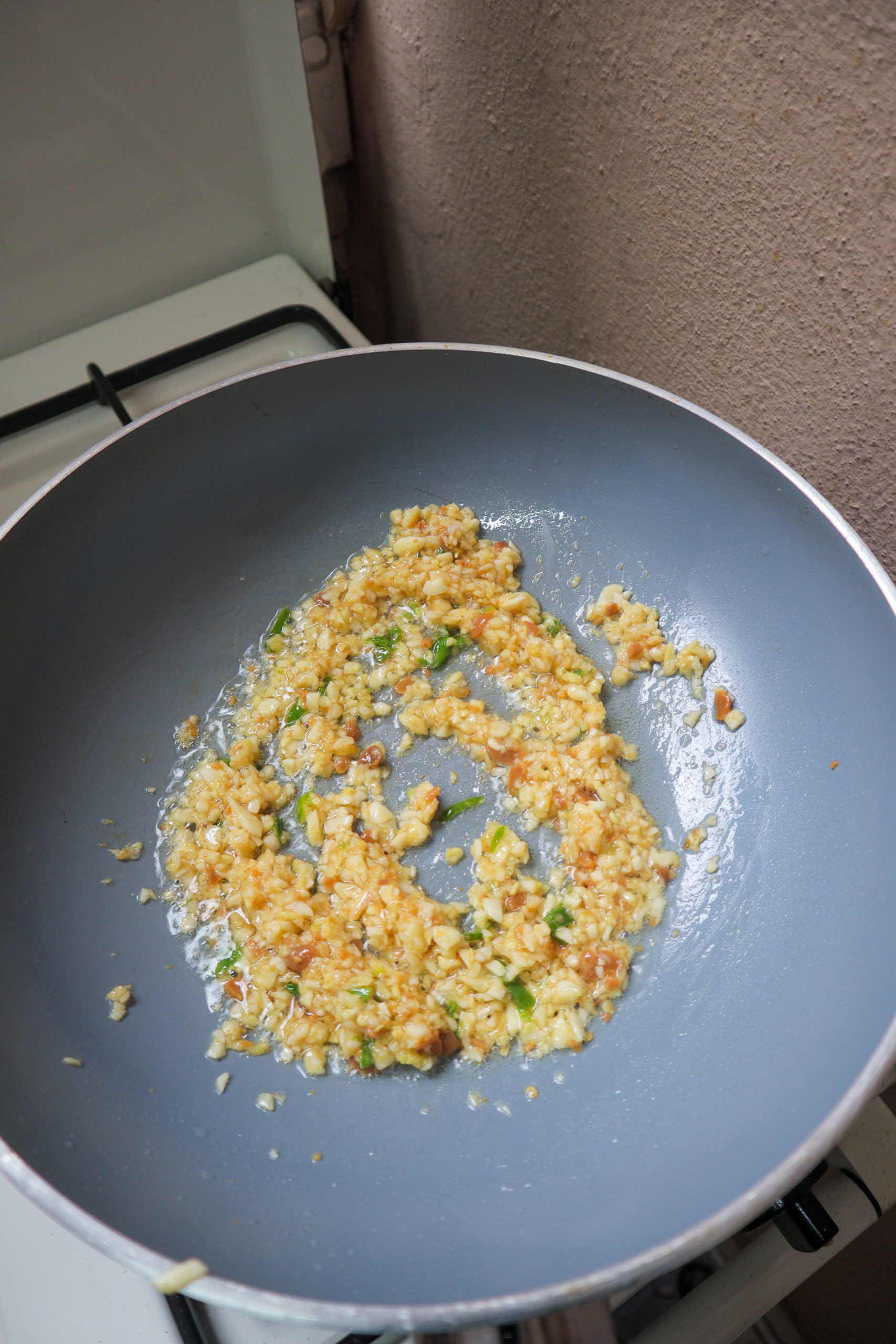 Mom’s steamed fish with ginger, garlic & tauchu [Recipe] - Thokohmakan