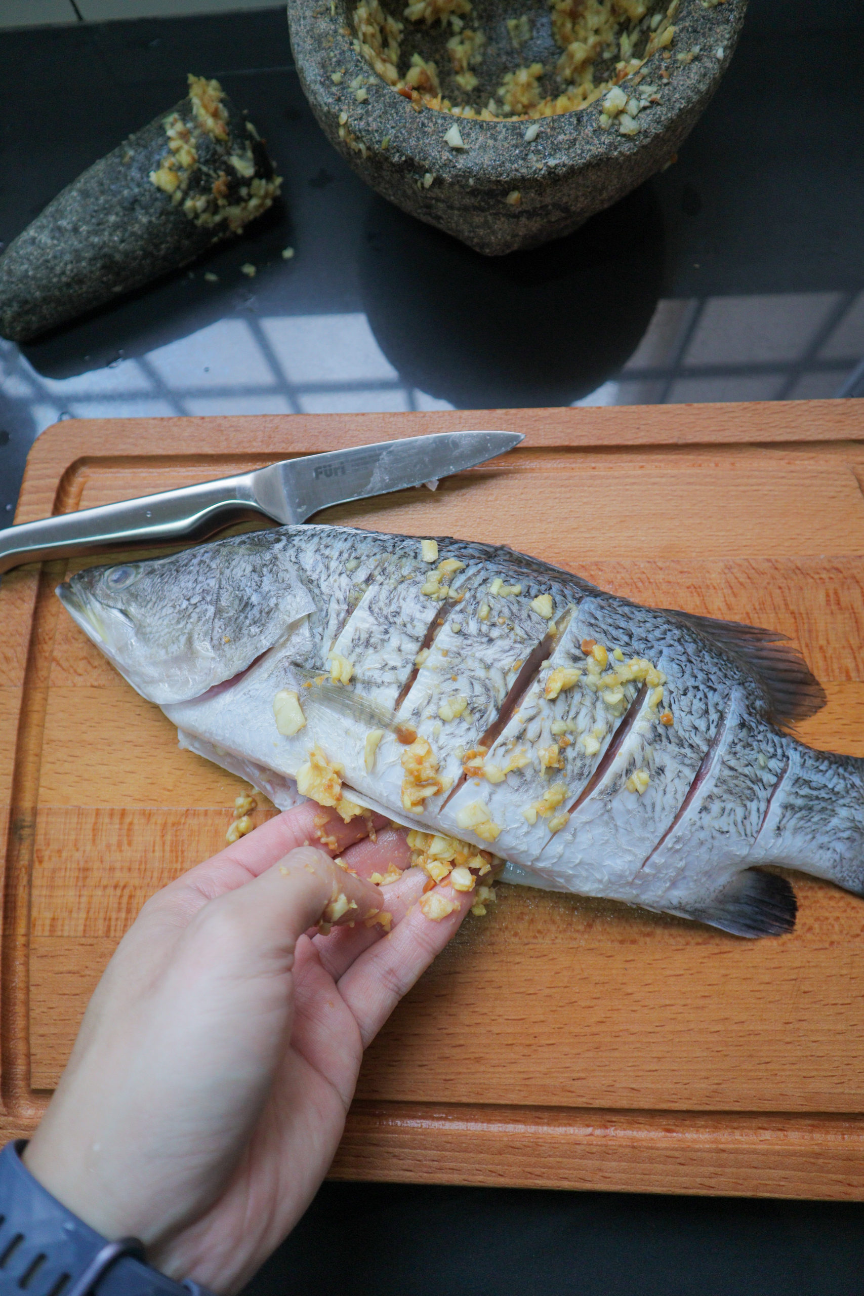 Mom’s steamed fish with ginger, garlic & tauchu [Recipe] - Thokohmakan