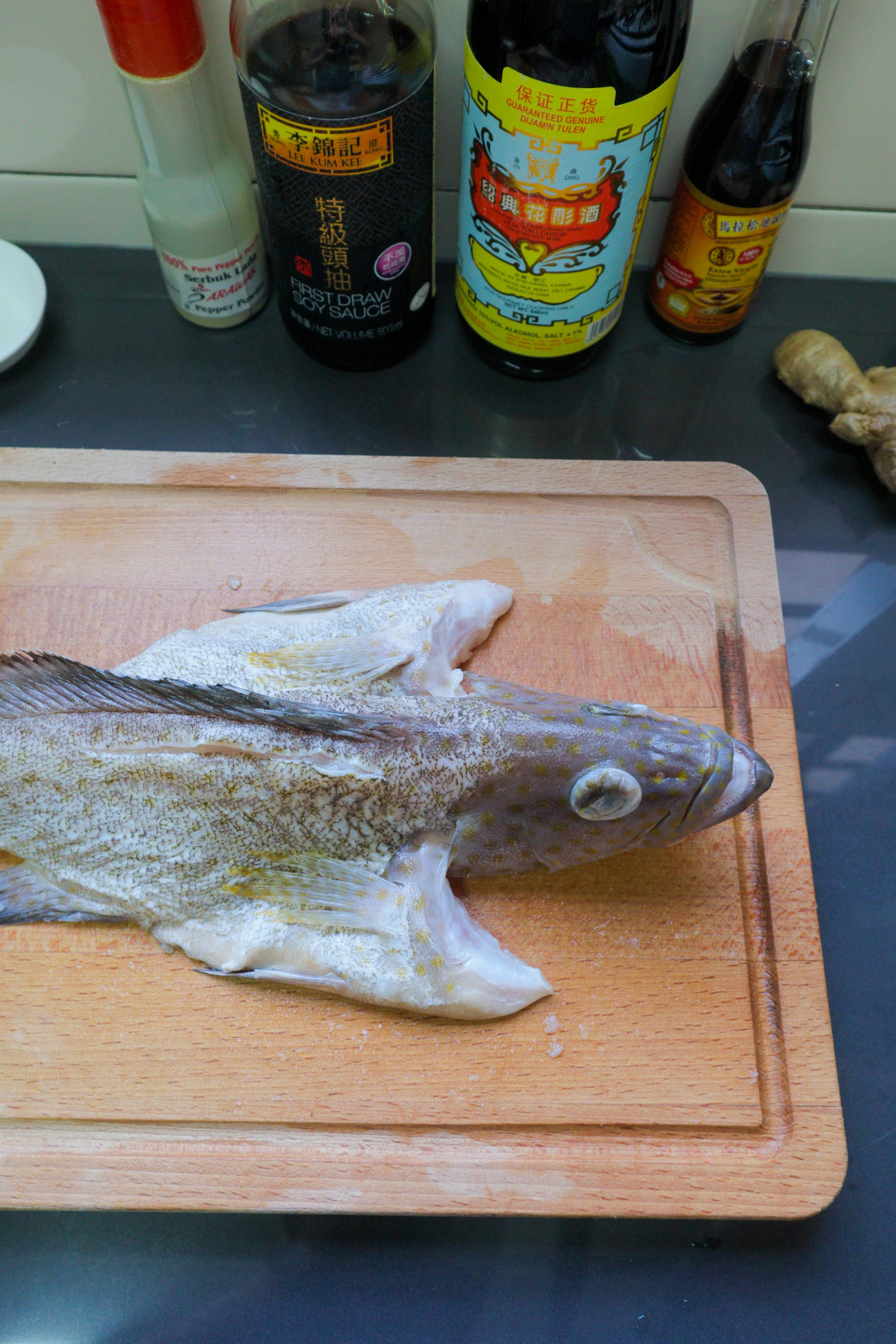 Cantonese steamed grouper 清蒸鱼 [RECIPE] - Thokohmakan