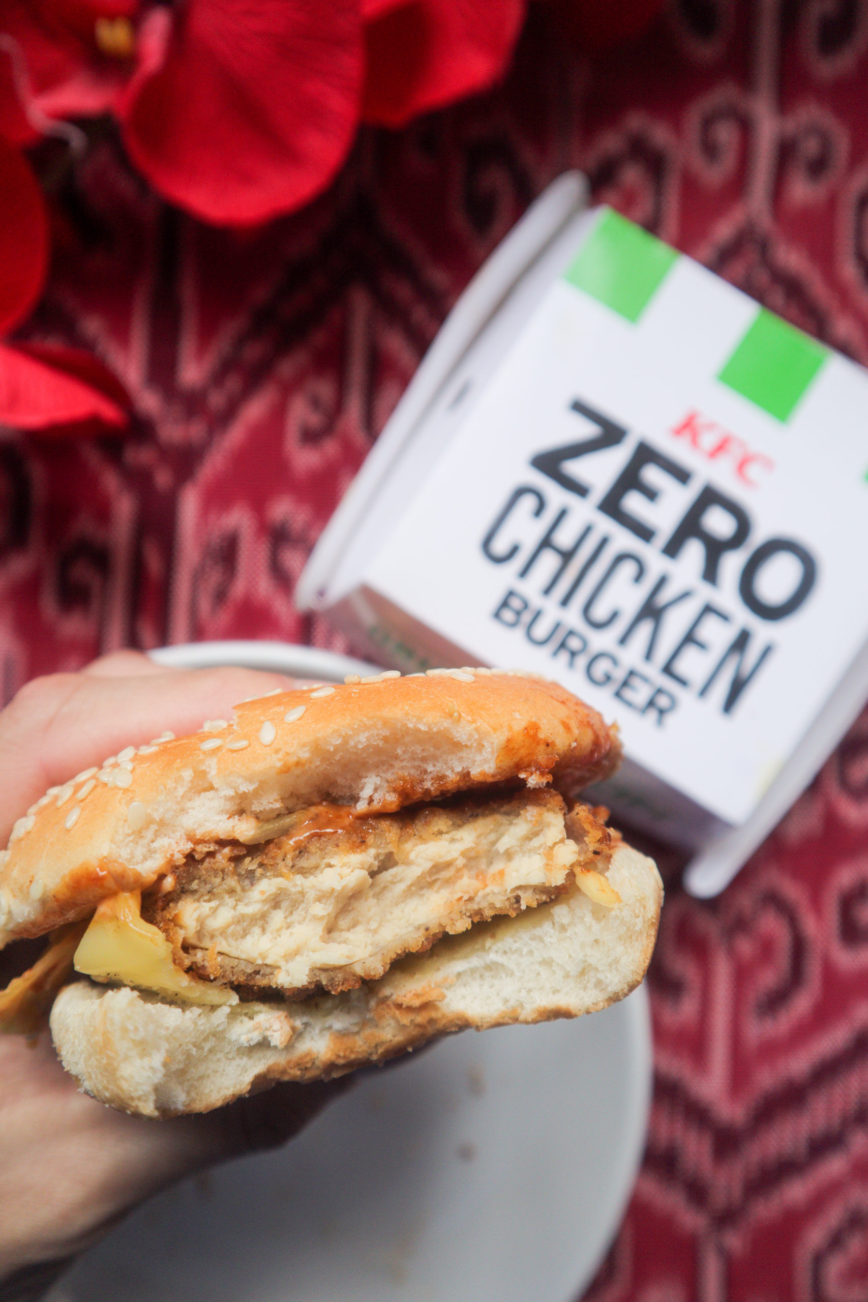 KFC Zero Chicken Burger review - Thokohmakan