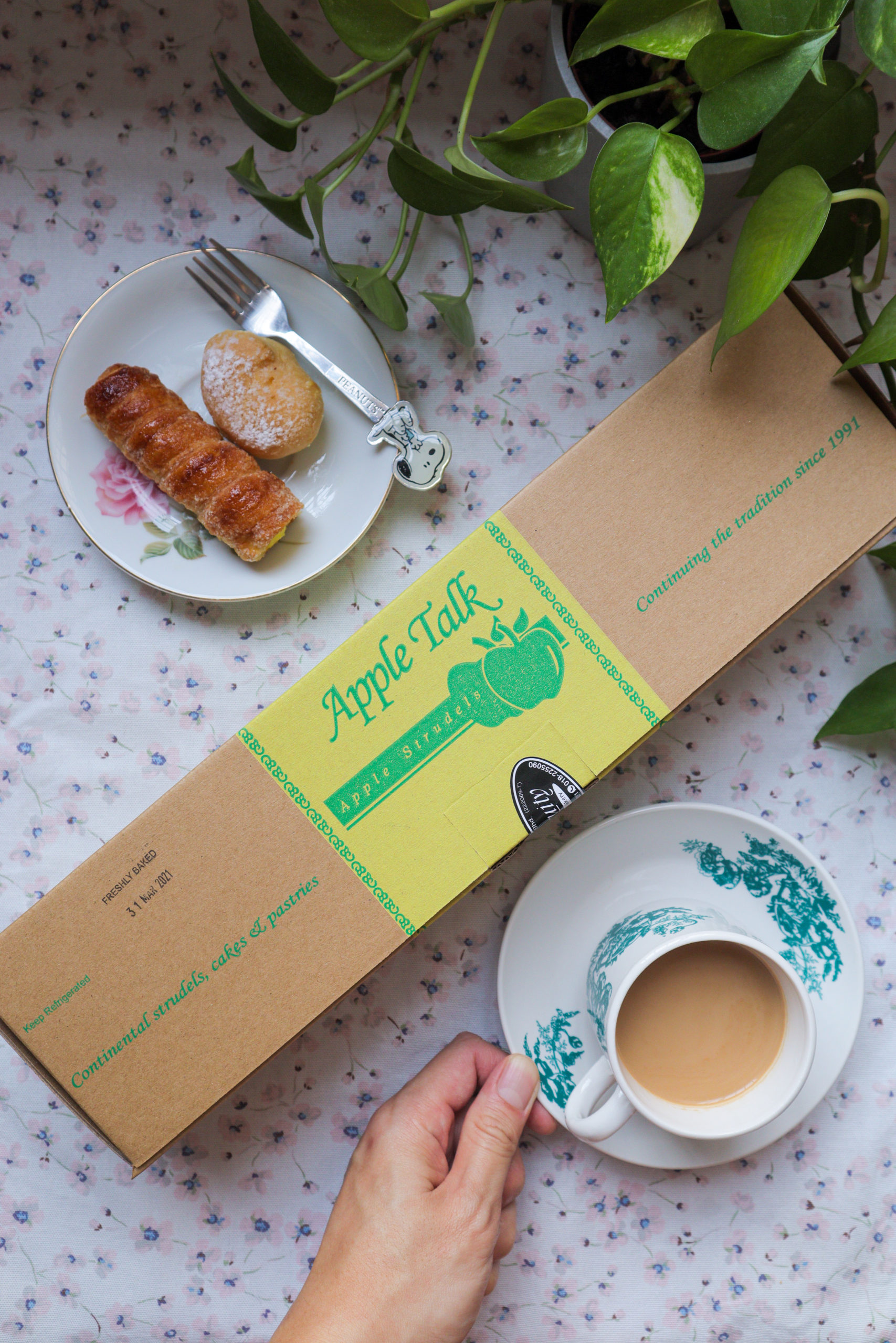 Apple Strudel, Fruity Bakery Klang - Thokohmakan