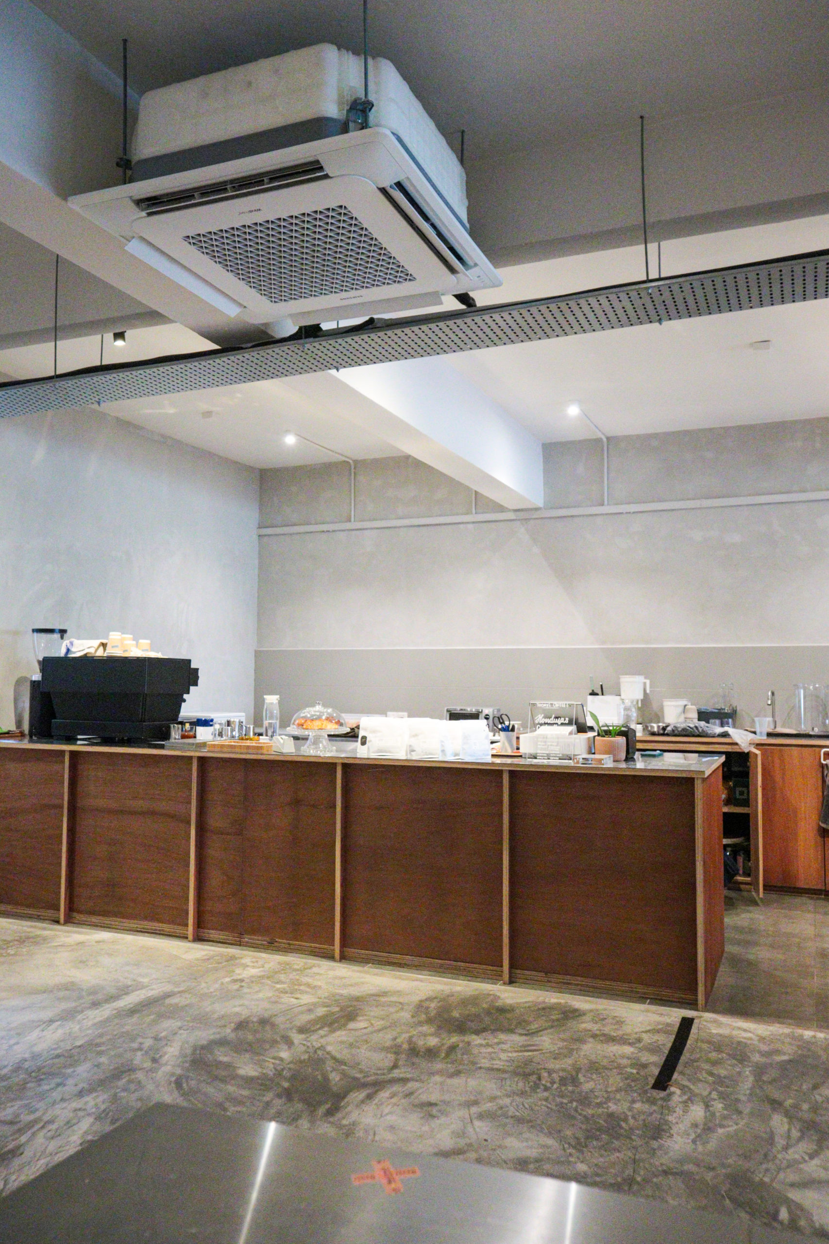 Neutrals, TTDI - Thokohmakan