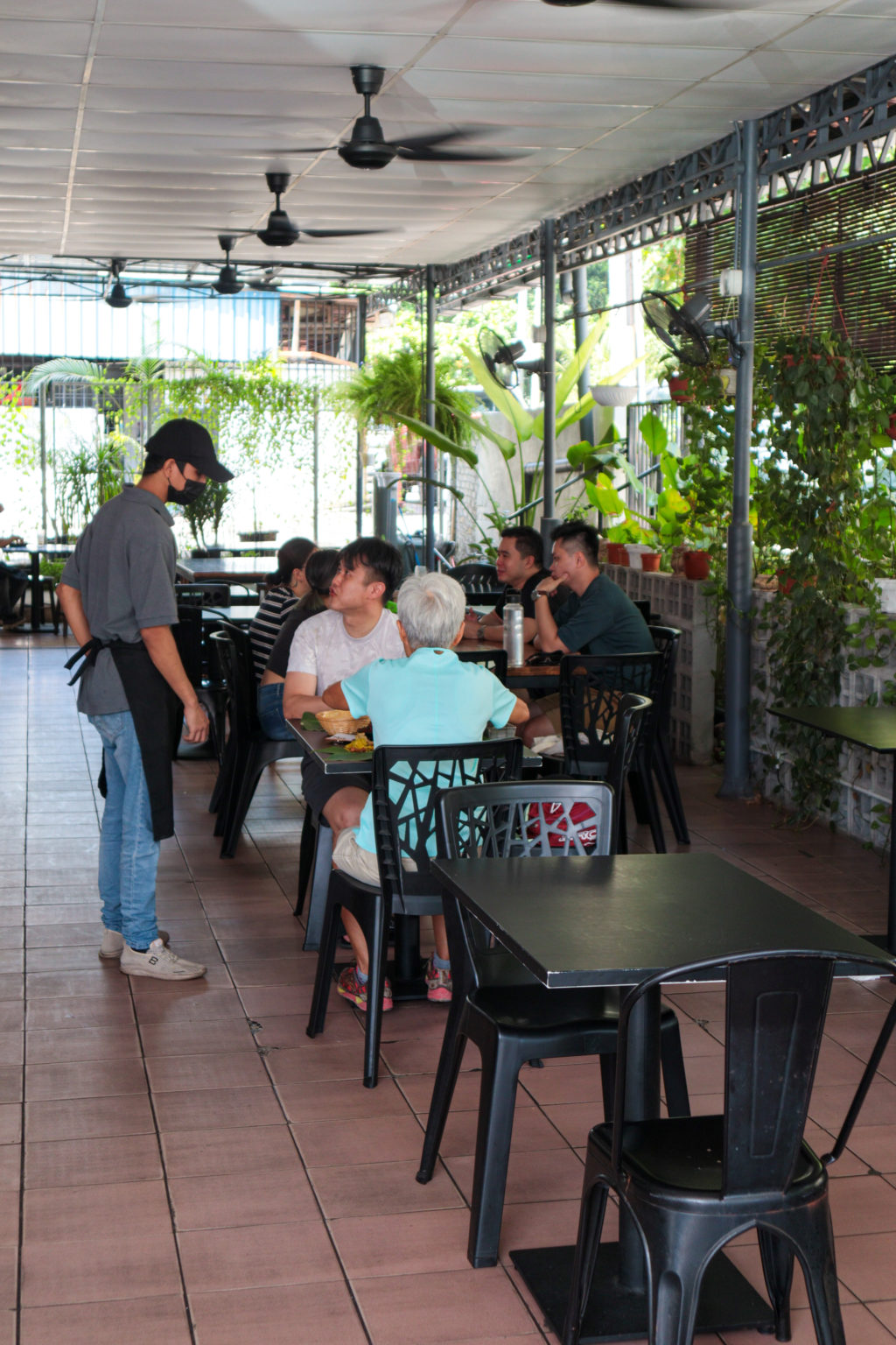 Big Leaf BLR, PJ - Thokohmakan