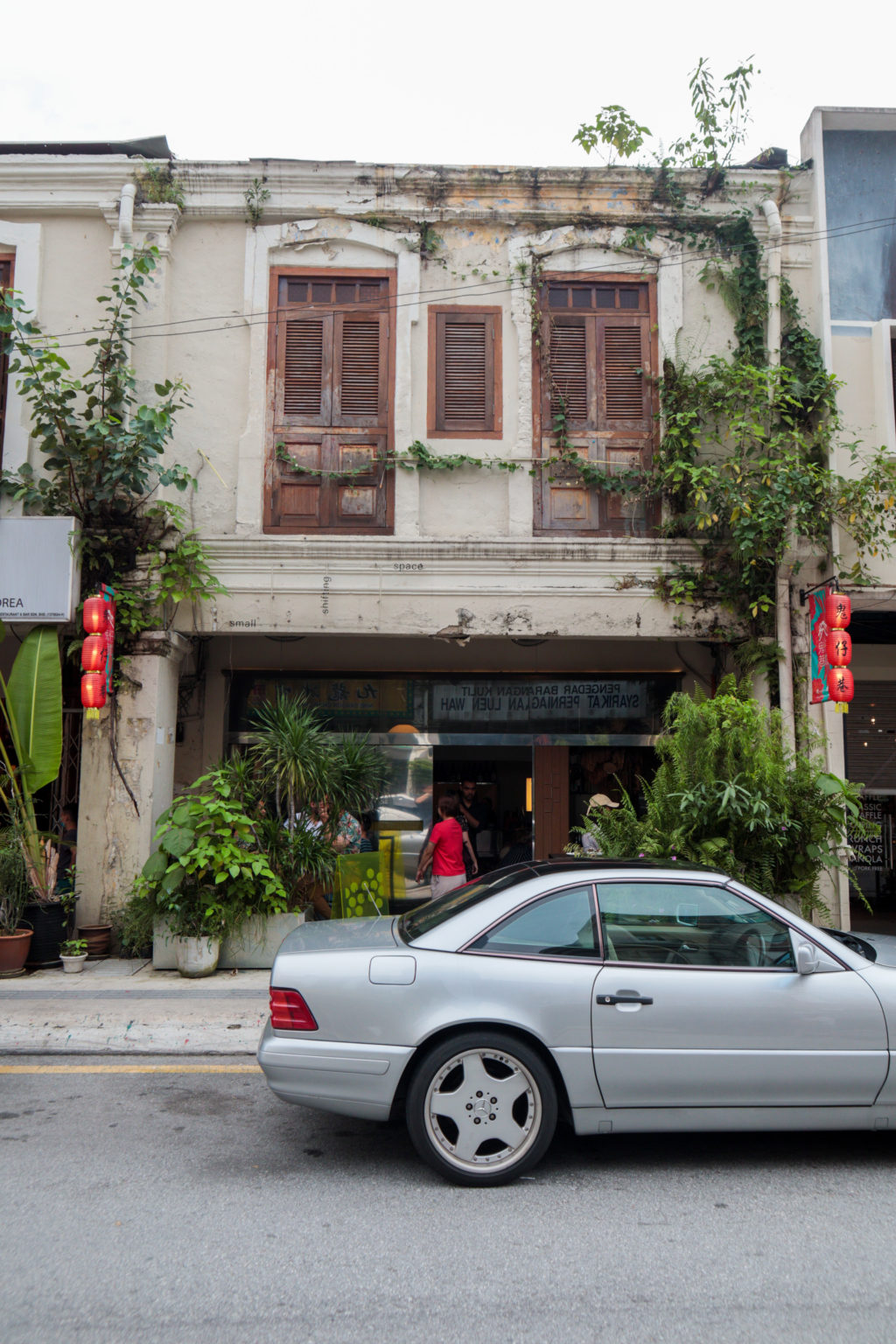 Small Shifting Space, Chinatown - Thokohmakan