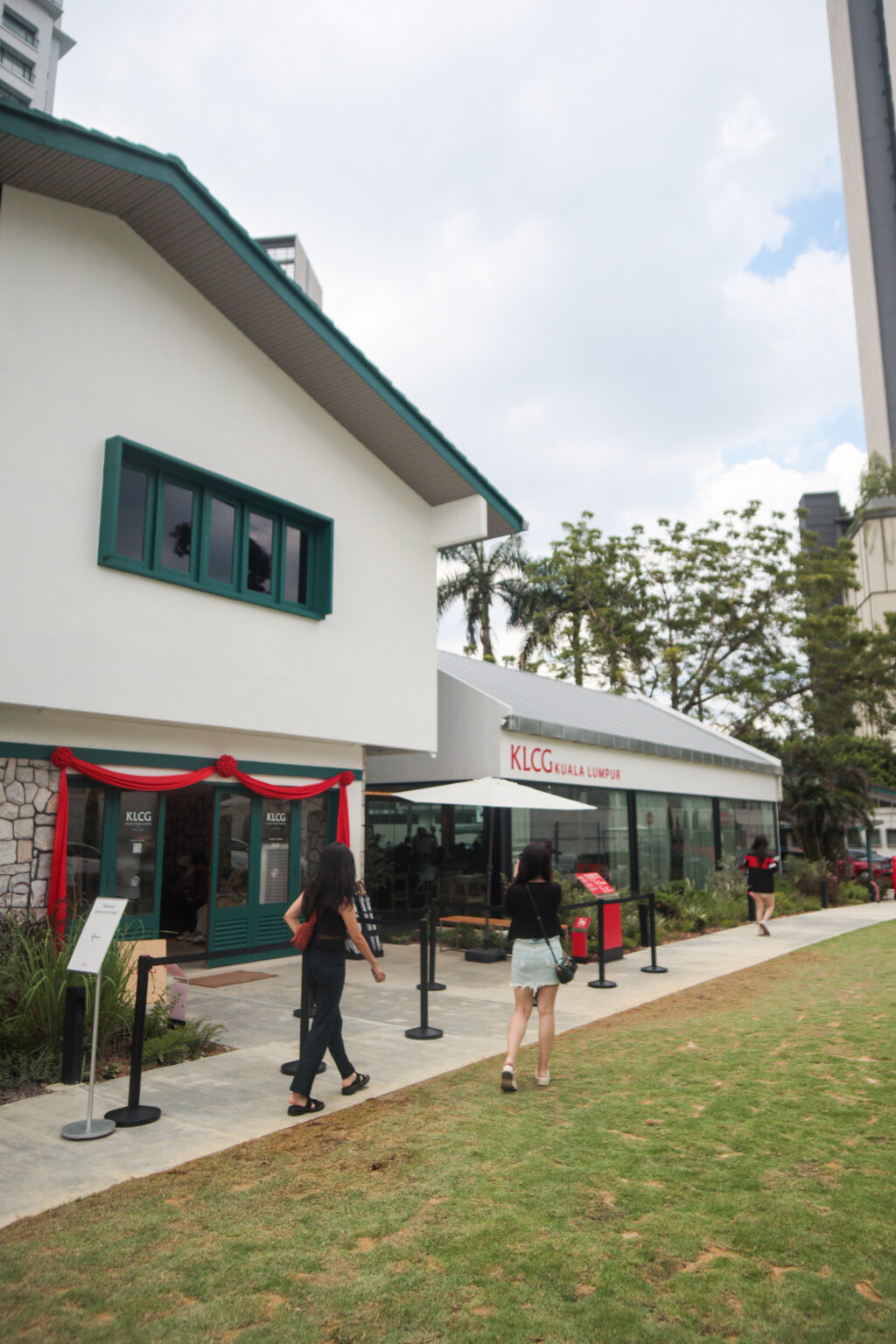 KLCG Confectionery & Bakery - Thokohmakan